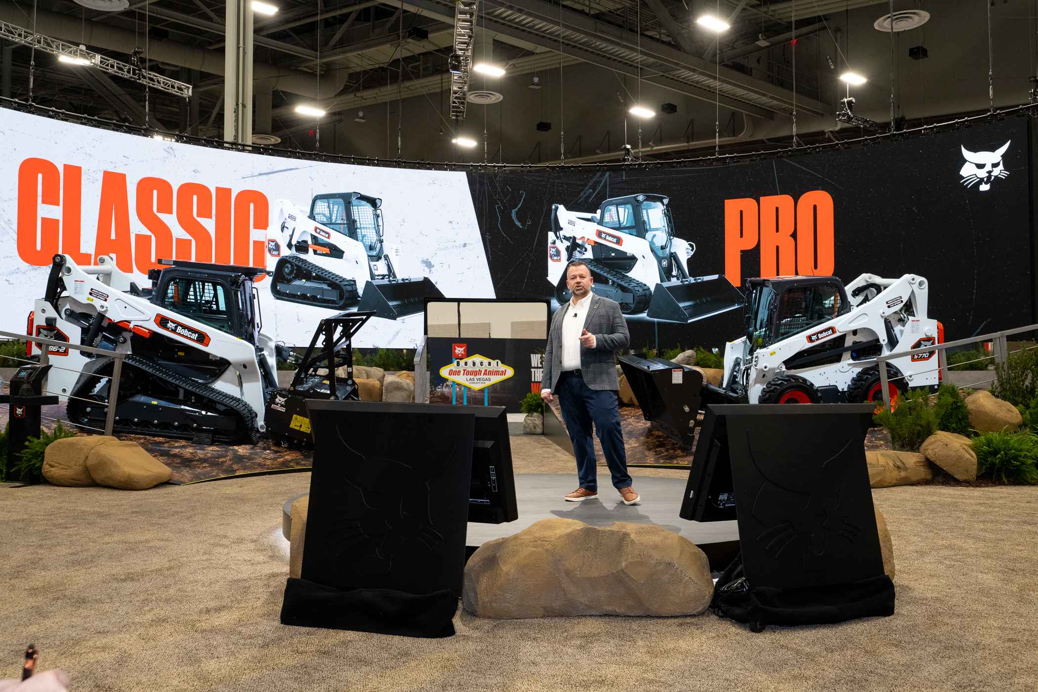 Bobcat Debuts Next Evolution of Compact Loaders | Lift and Access
