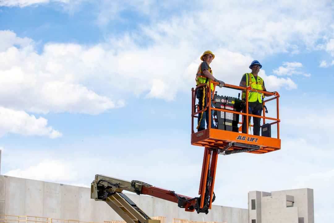 ARA Releases 2026 Rental Forecast | Lift and Access