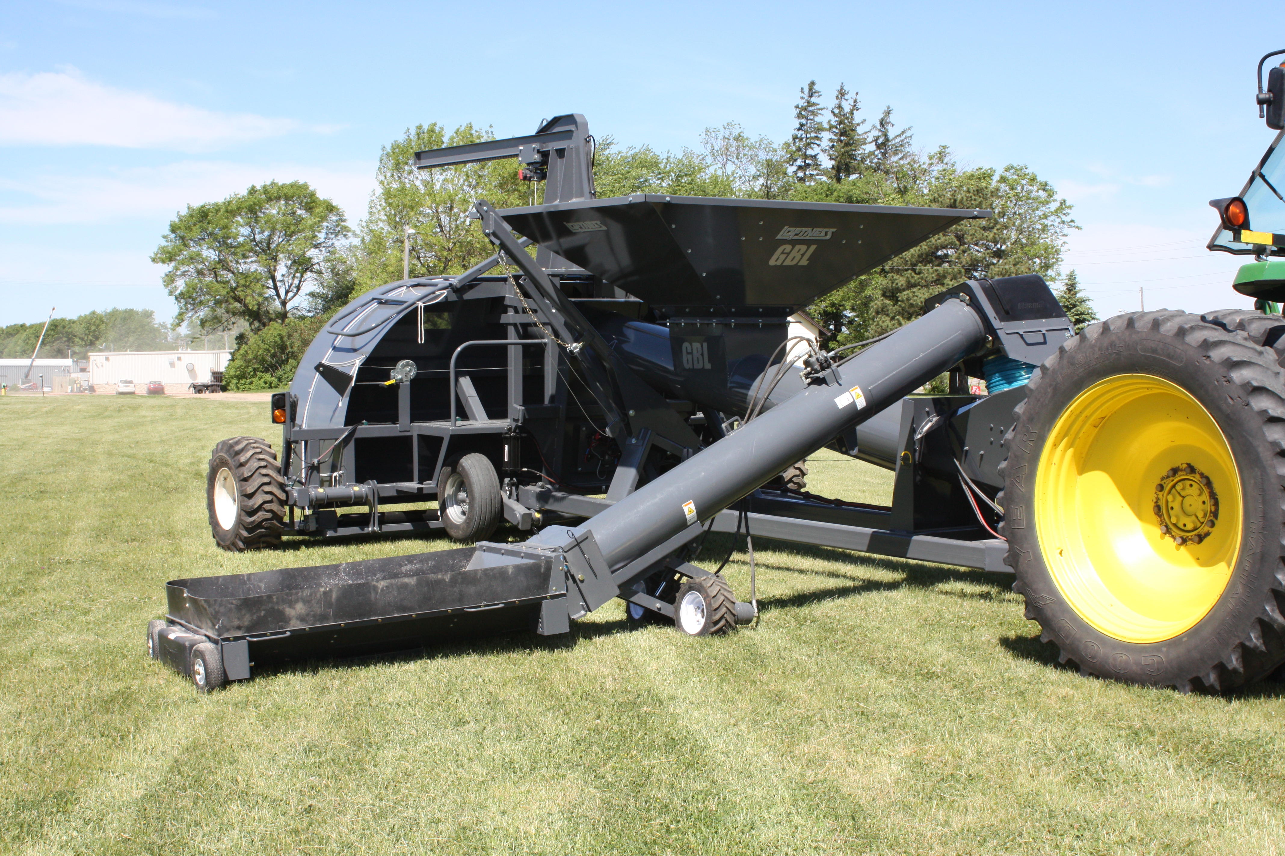 Loftness Introduces Its Largest Grain Bag Loader | Farmers Hot Line